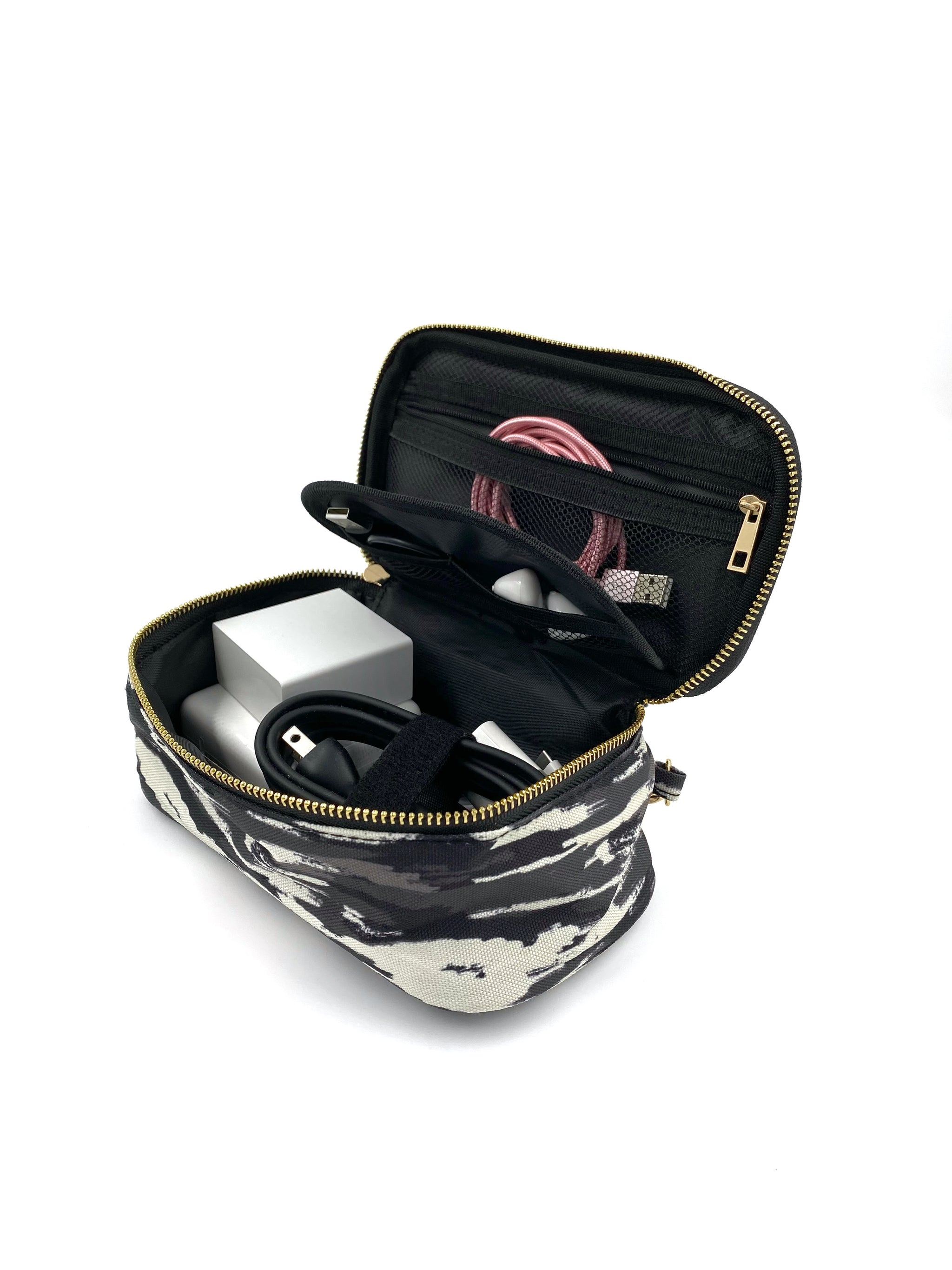 Tech Organizer - Black & Gray – Ms. Jetsetter